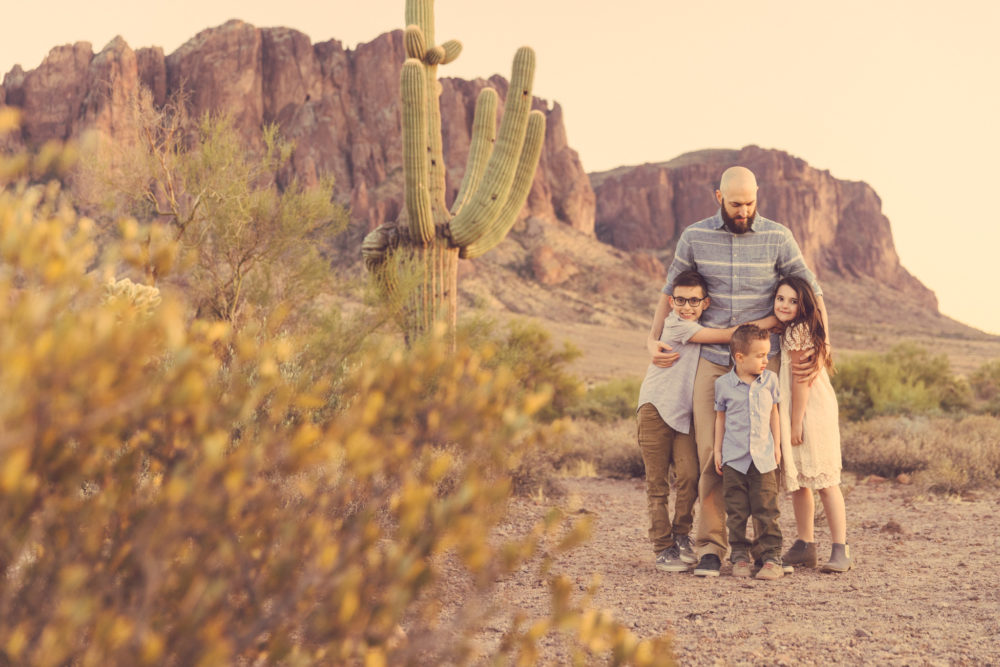A Family Portrait Session in the Desert of Arizona - Jared Platt
